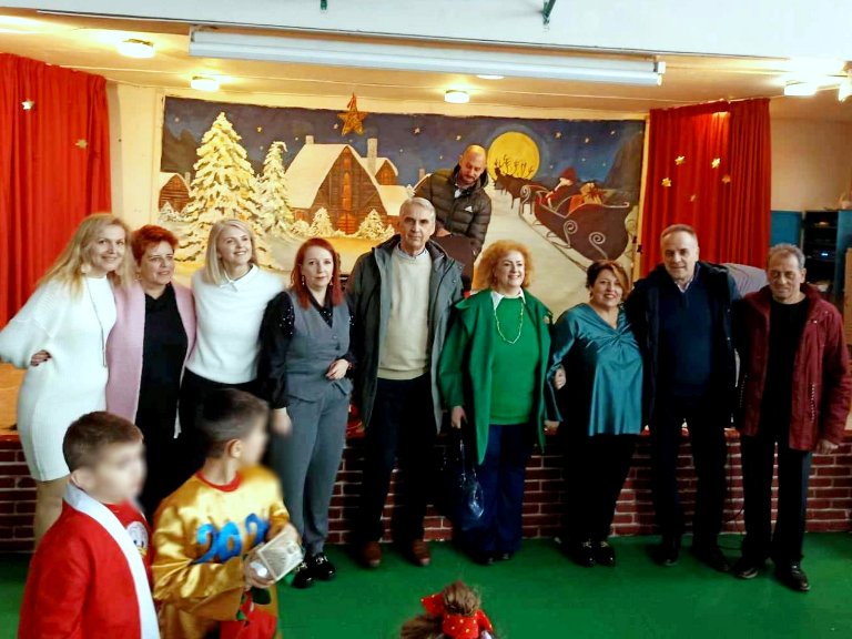 Χριστουγεννιάτικη γιορτή στο 1ο δημοτικό σχολείο Φλώρινας (pics)